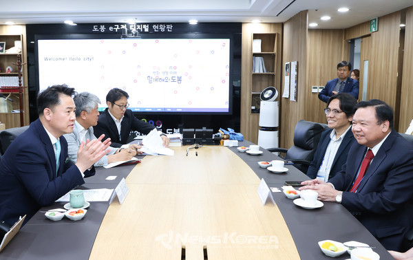 [포토] Jerry P Treñas 일로일로 시장 오언석 도봉구청장과 만나 양 도시간의 문화교류 협의