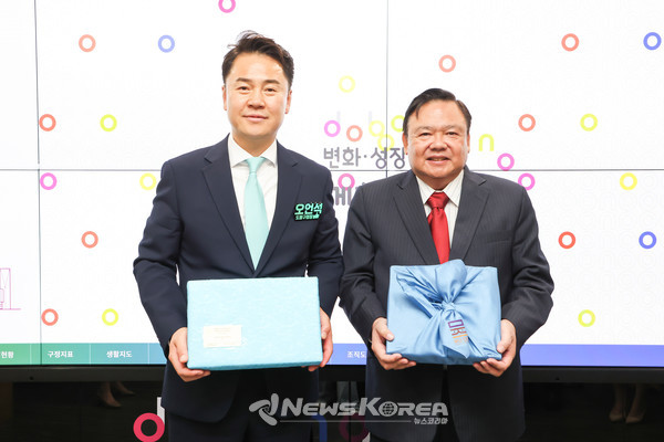 [포토] Jerry P Treñas 일로일로 시장 오언석 도봉구청장과 만나 양 도시간의 문화교류 협의